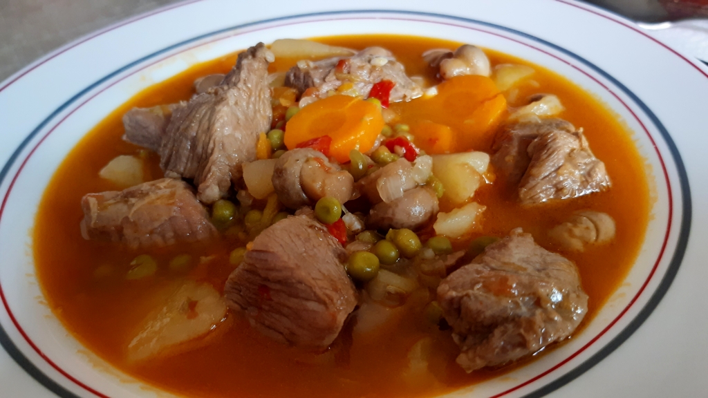 CARNE EN SALSA GUISADA