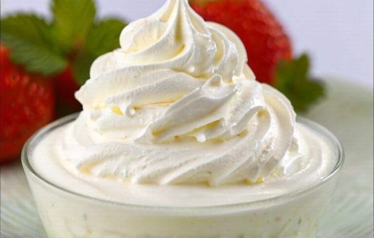 RECETA FÁCIL PARA HACER CREMA CHANTILLY CASERA